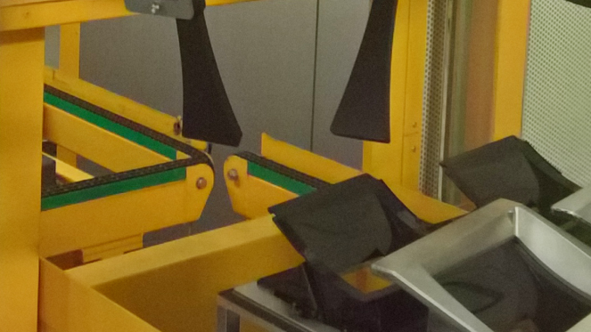 CryoSnow – Pretreatment of plastic parts before painting – CO2 snow ...